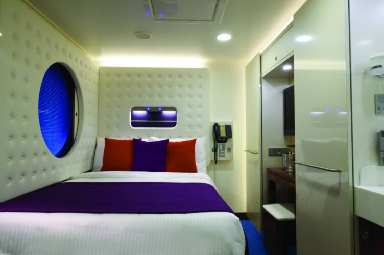Cruises for Singles: Solo Cabins, What to Do and Guide