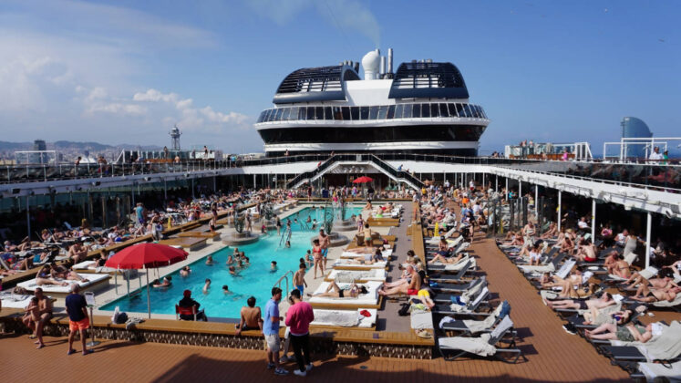 Ferry vs. Cruise Ship: Key Differences You Need to Know