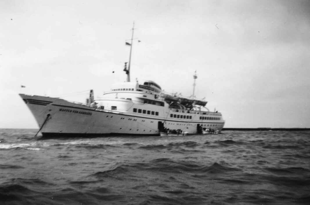 Coast Guard Works to Refloat Sinking Cruise Ship in California