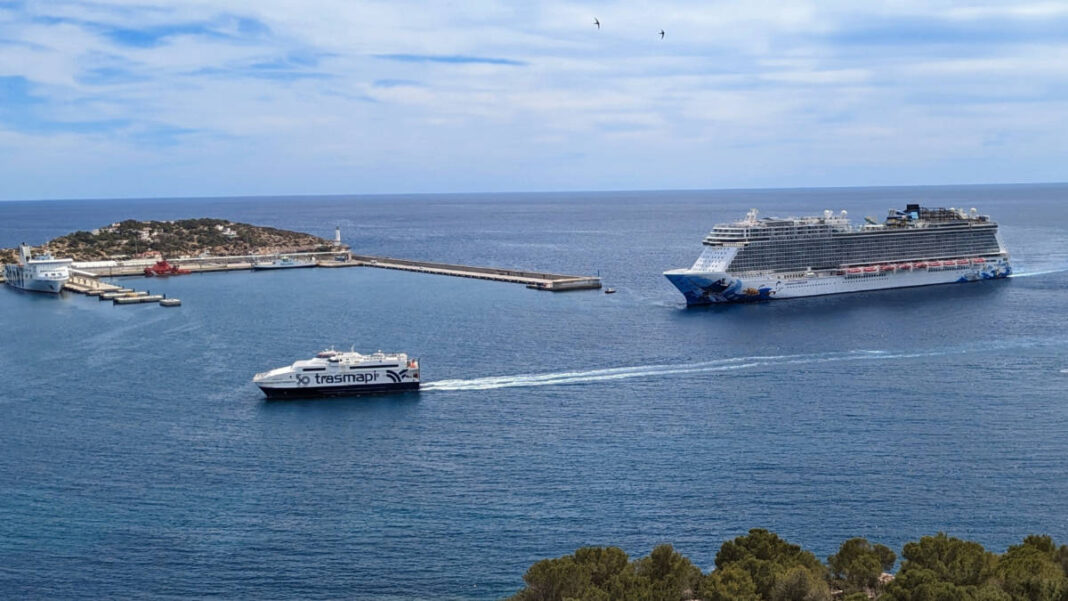 How Fast Do Cruise Ships Go? Speed Facts & What Affects It