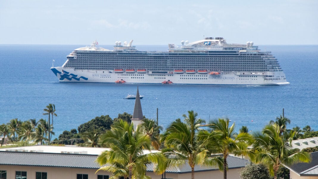 Kailua-Kona Cruise Port: Tendering, Getting Around, and What's Nearby